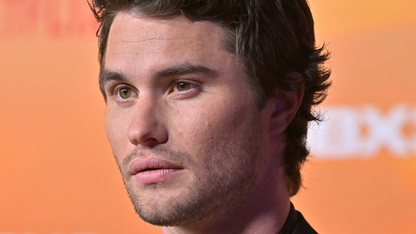 Chase Stokes Heats Up With Kelsea Ballerini In New Kissing Snap