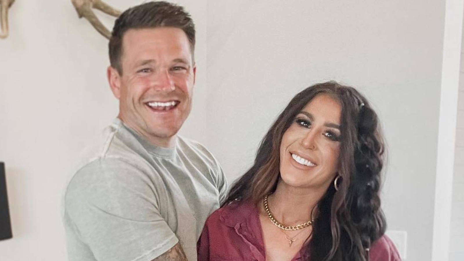 Chelsea And Cole DeBoer: How Rich Are The HGTV Stars?
