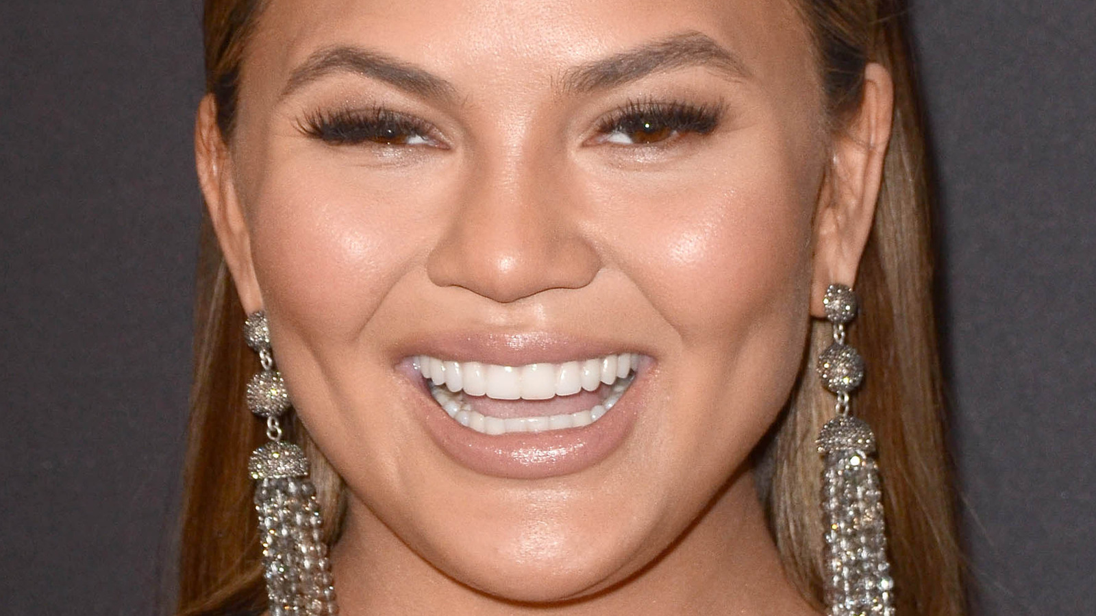 Chrissy Teigen's New Photo Reveals How Different She Looks With Makeup