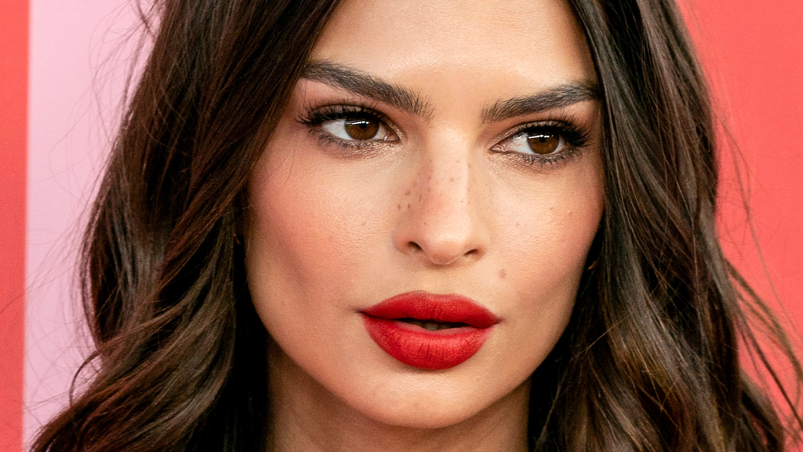 Emily Ratajkowski Is Already Switching Up Her Look Post-Breakup