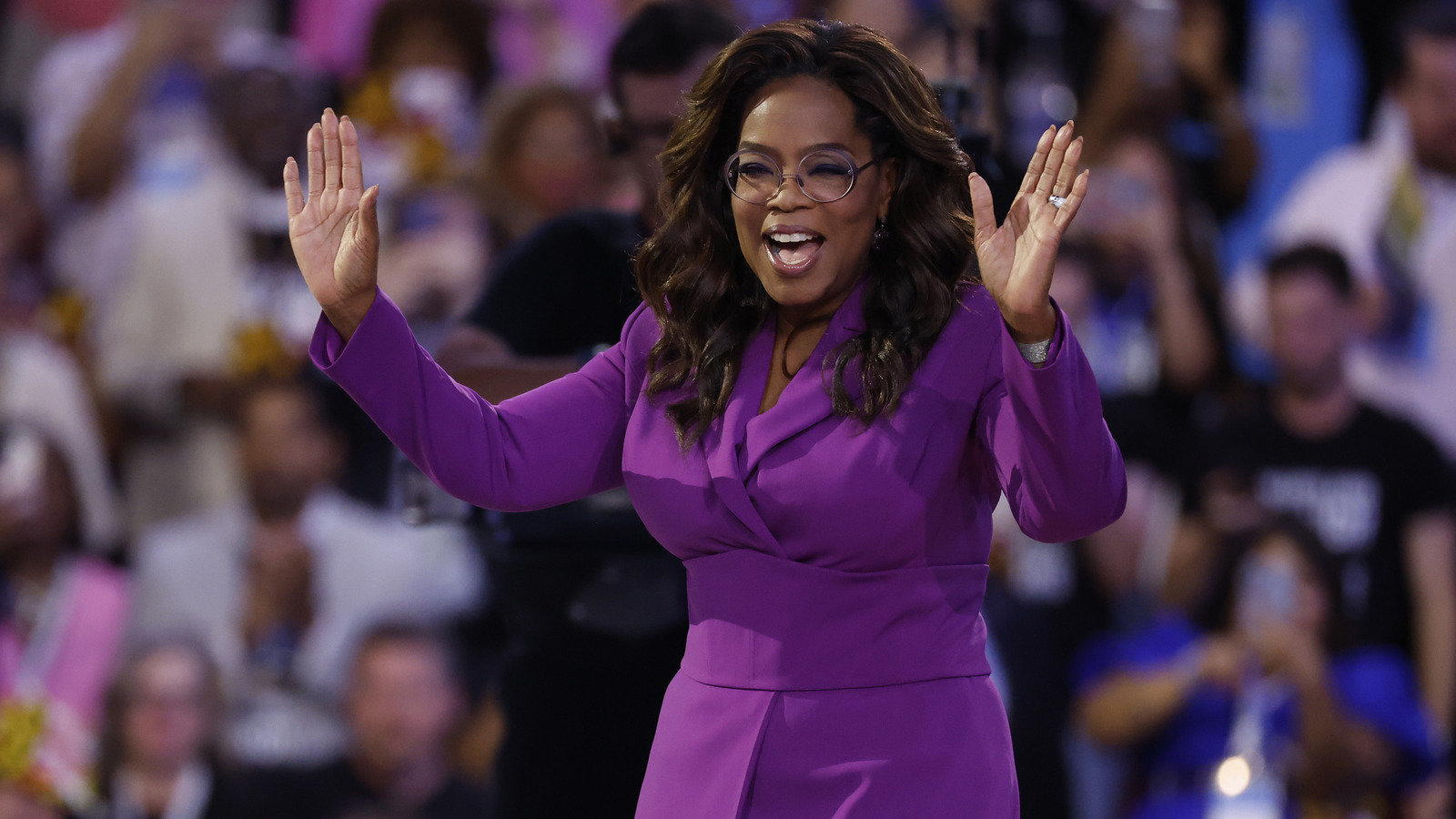Plastic Surgery Expert Tells Us Secret To Oprah's Ageless DNC Appearance