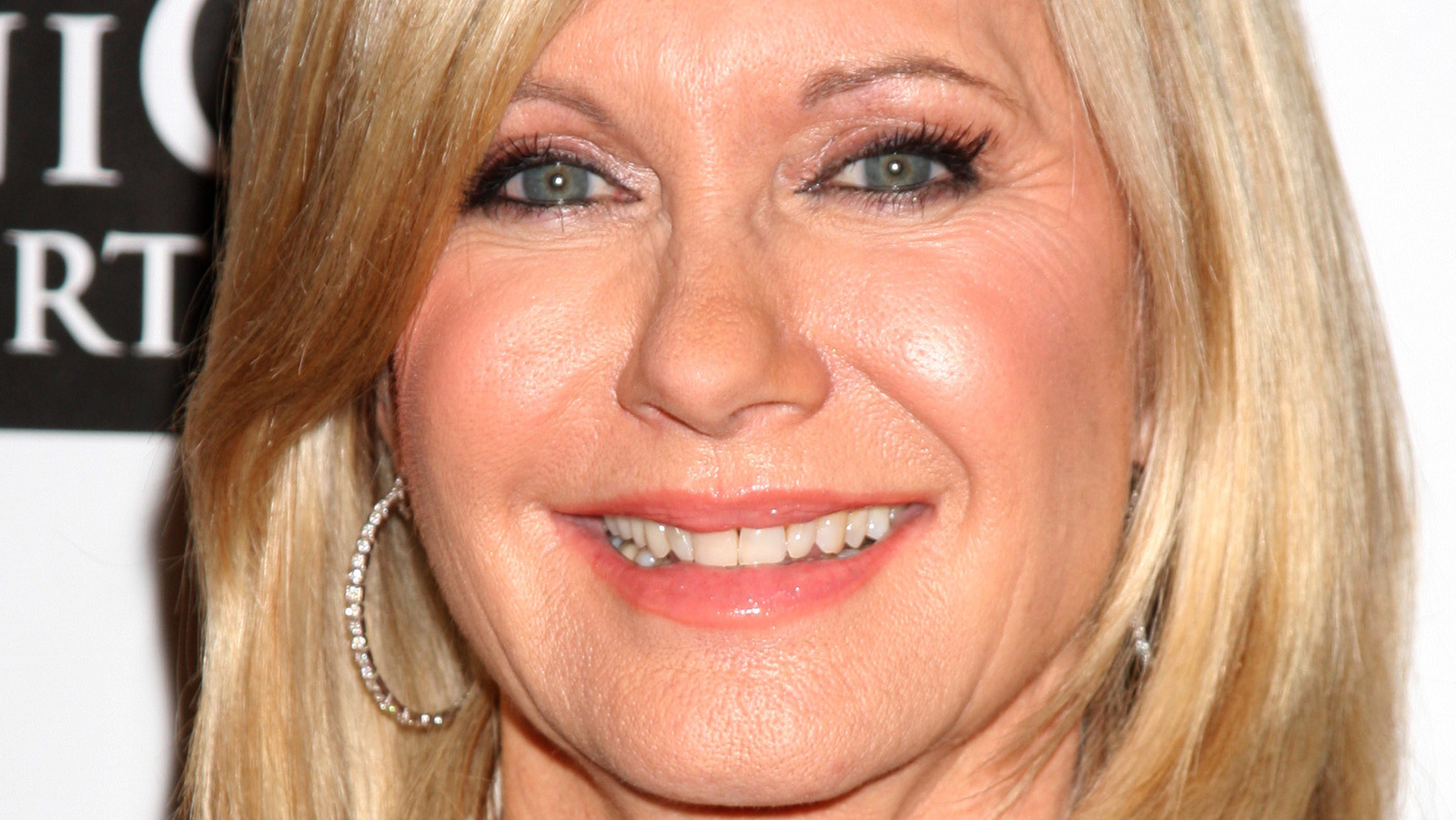 Fans Are Absolutely Furious Over Olivia Newton-John Being Forgotten At ...