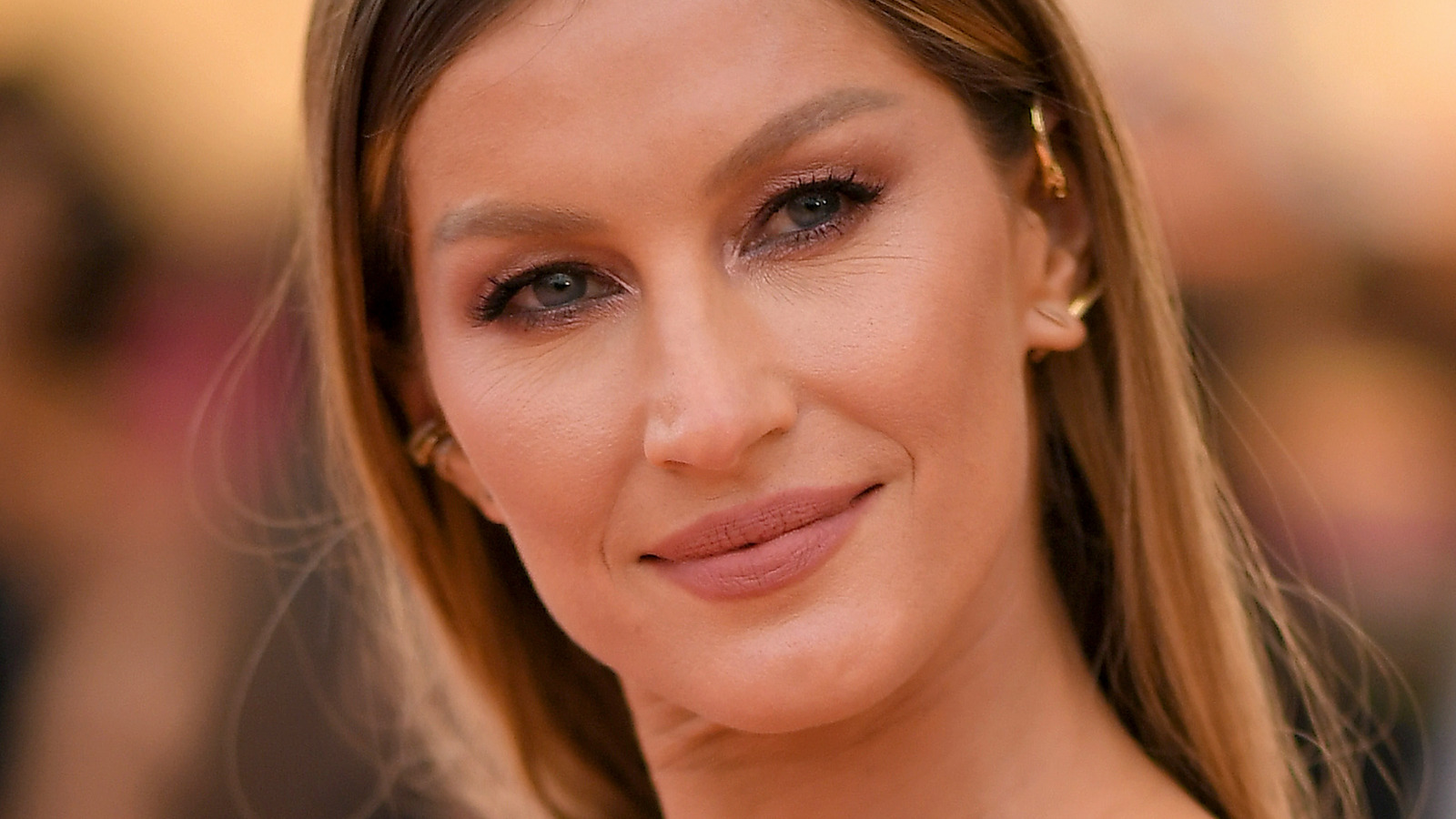 Gisele Bündchen's Twin Patricia Is Only One Of Her Five Sisters
