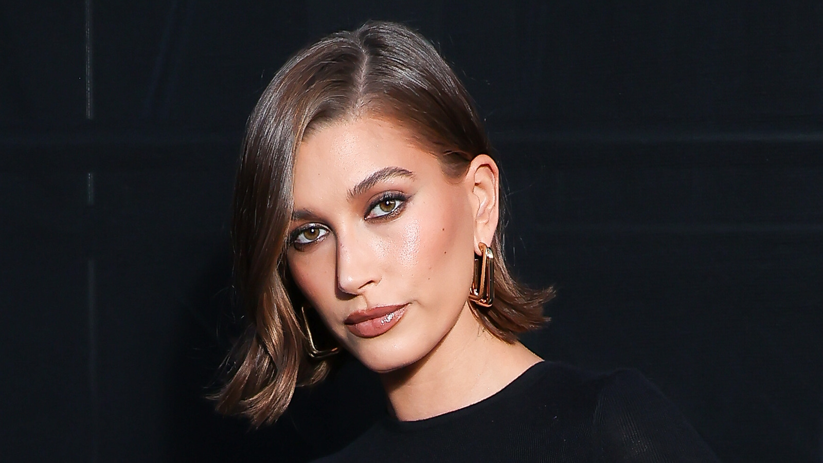 Hailey Bieber's Steamy Scary Movie Recreation Gets Carmen Electra's ...