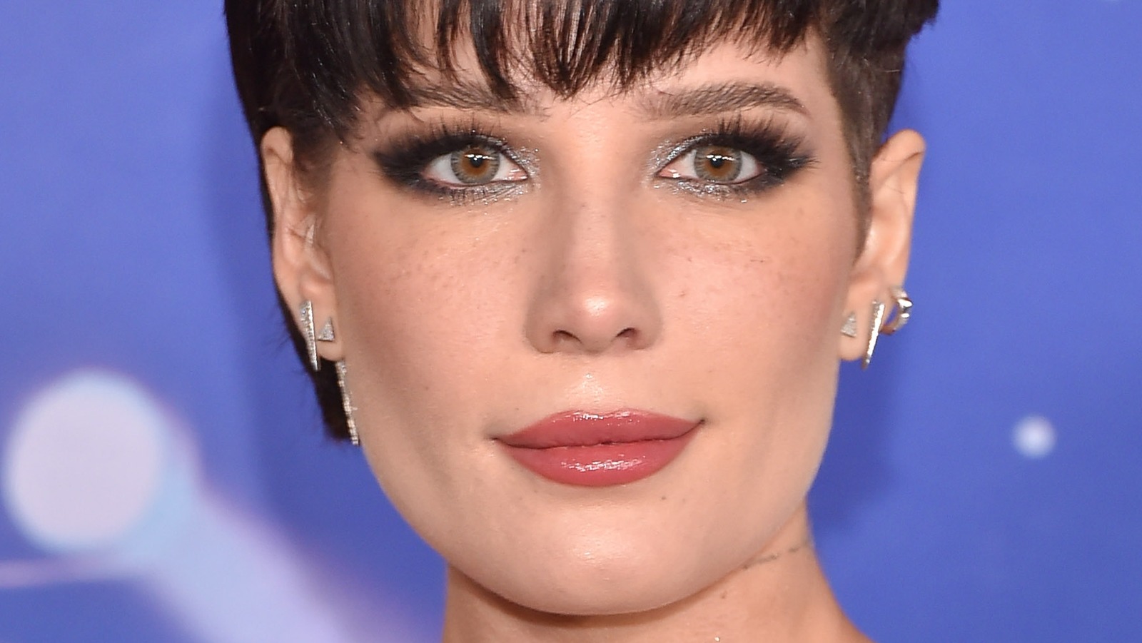 Halsey's Messy Feud With Her Record Label Just Took A New Turn
