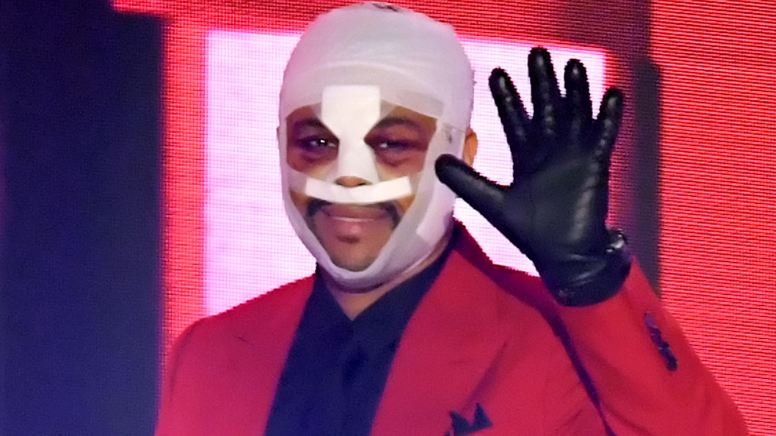 The Weeknd's Chilling Look Turns Heads At This Year's AMAs