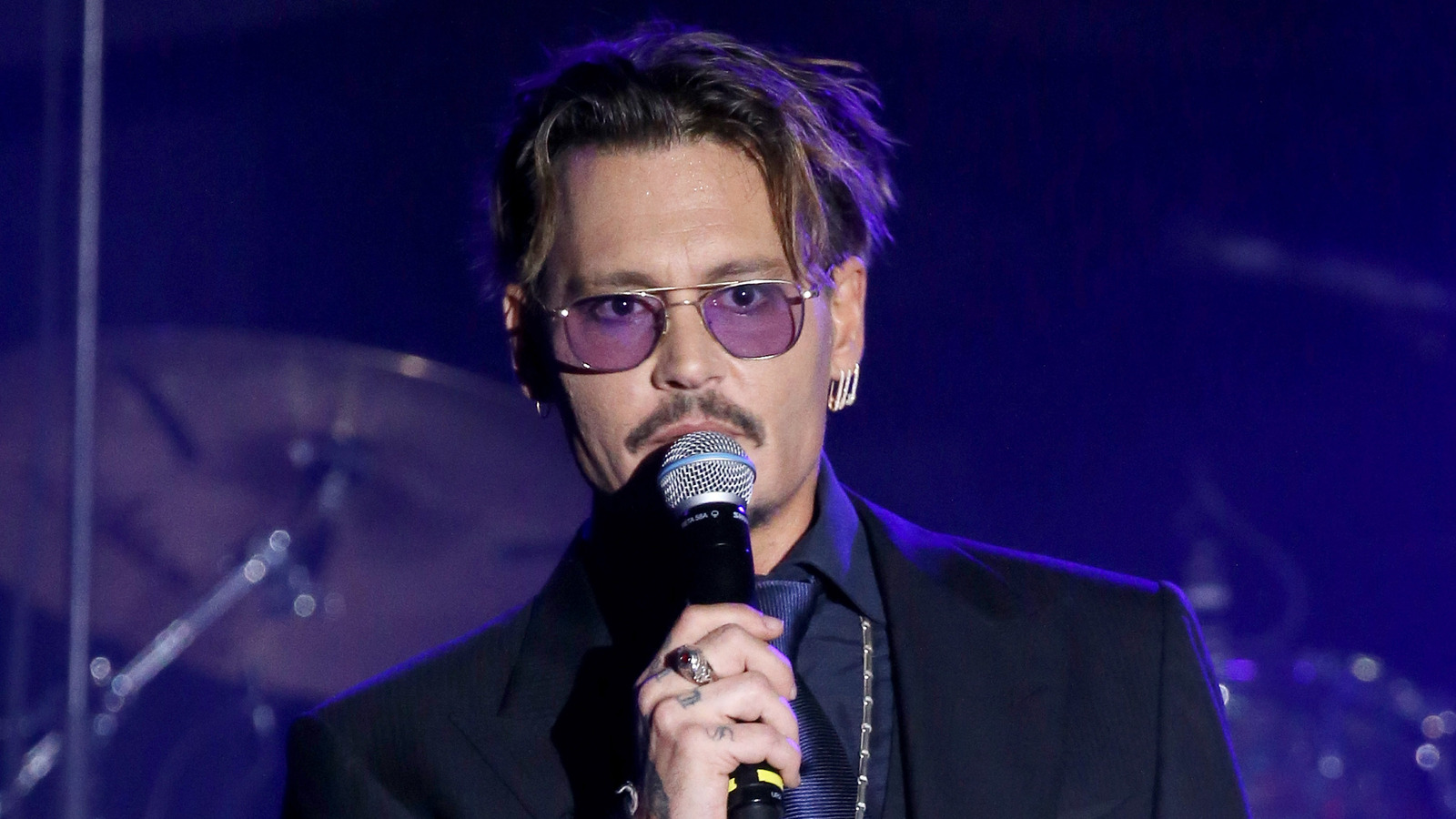 Johnny Depp's Eye-Popping Hair Transformation Is An Eerie Callback To ...