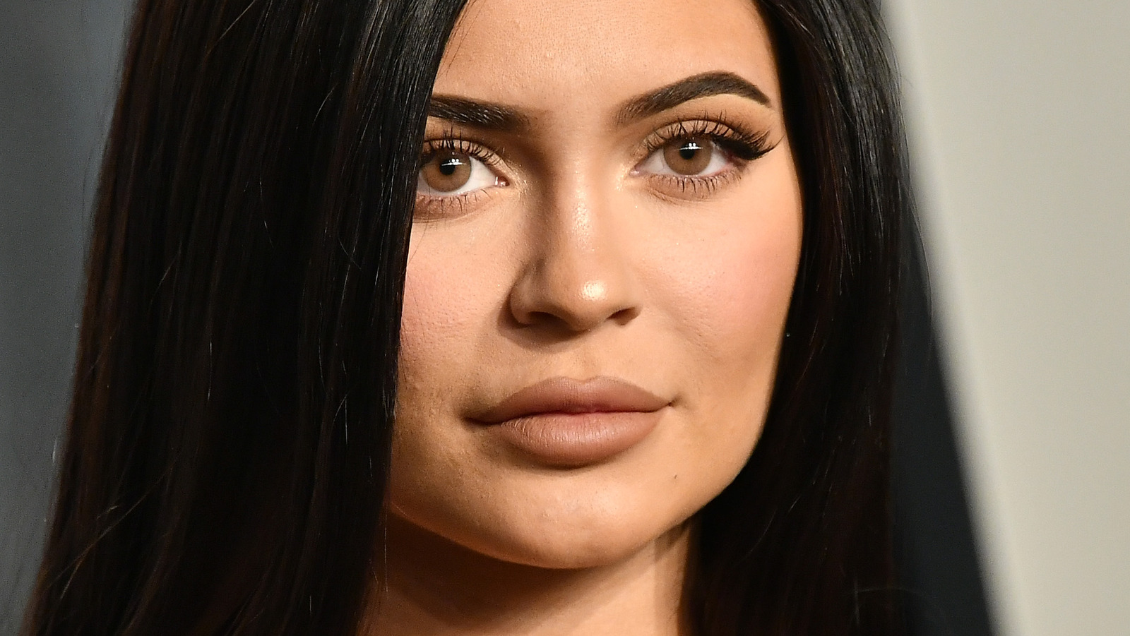 Kylie Jenner Gets Raw About Postpartum Struggles In New Kardashians Trailer
