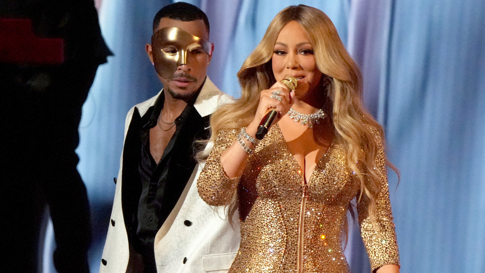 Mariah Carey's 2025 VMAS Performance Has Everyone Wondering: Disaster ...