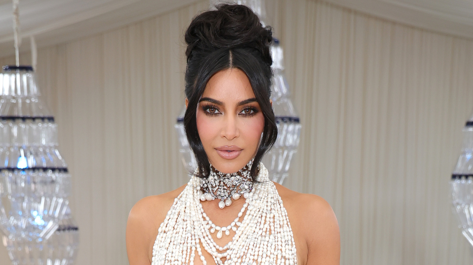 New Footage Of North West On Met Gala Curbside Has Kim Kardashian ...