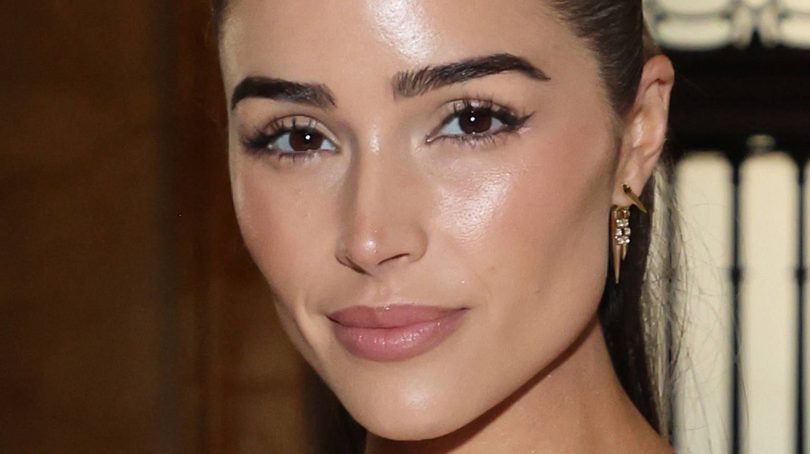 Olivia Culpo Breaks Down In Tears Discussing A Difficult Past Relationship