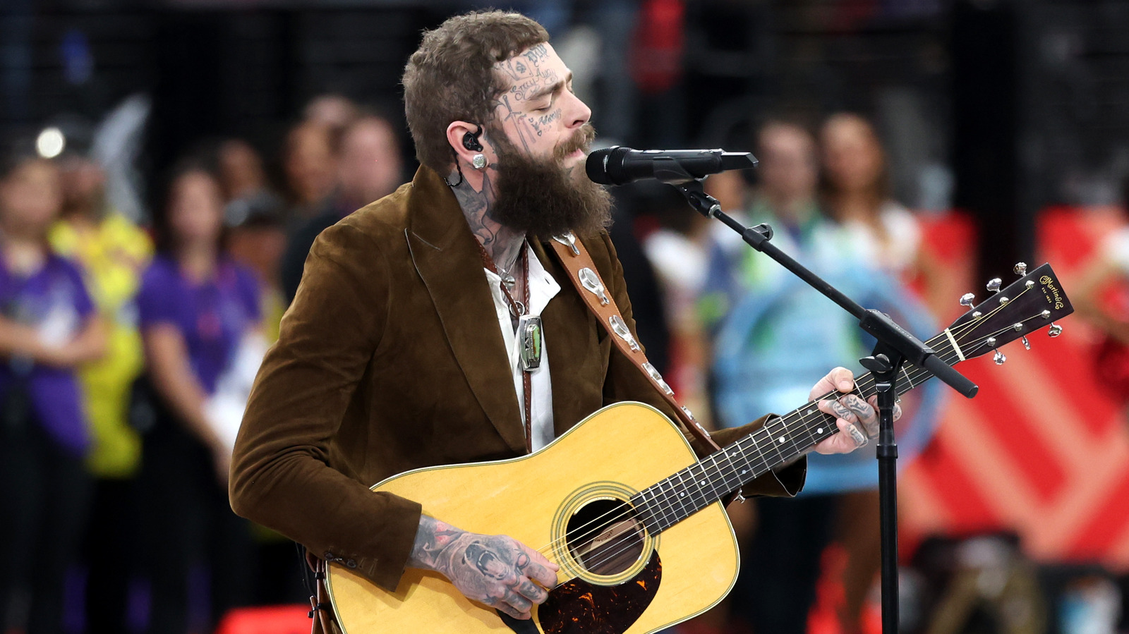 Post Malone's Slimmed-Down Appearance At The 2024 Super Bowl Has ...