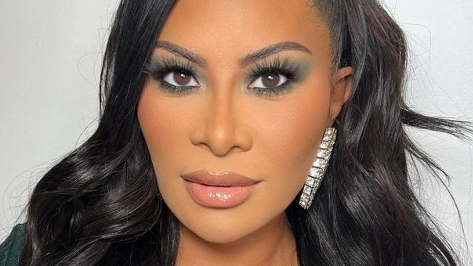 RHOSLC Star Jen Shah Is Officially In Prison (& Only Brought 2 Things)