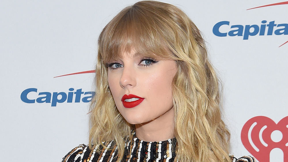 Taylor Swift Gives Fans A Sneak Peek Of A Re-Recorded Song Taylor Swift Gives Fans A Sneak Peek Of A Re-Recorded Song