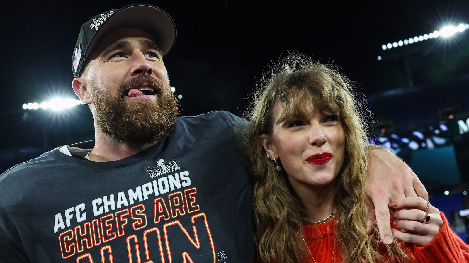 Taylor Swift & Travis Kelce's Coordinated 2024 Super Bowl Outfits Are ...