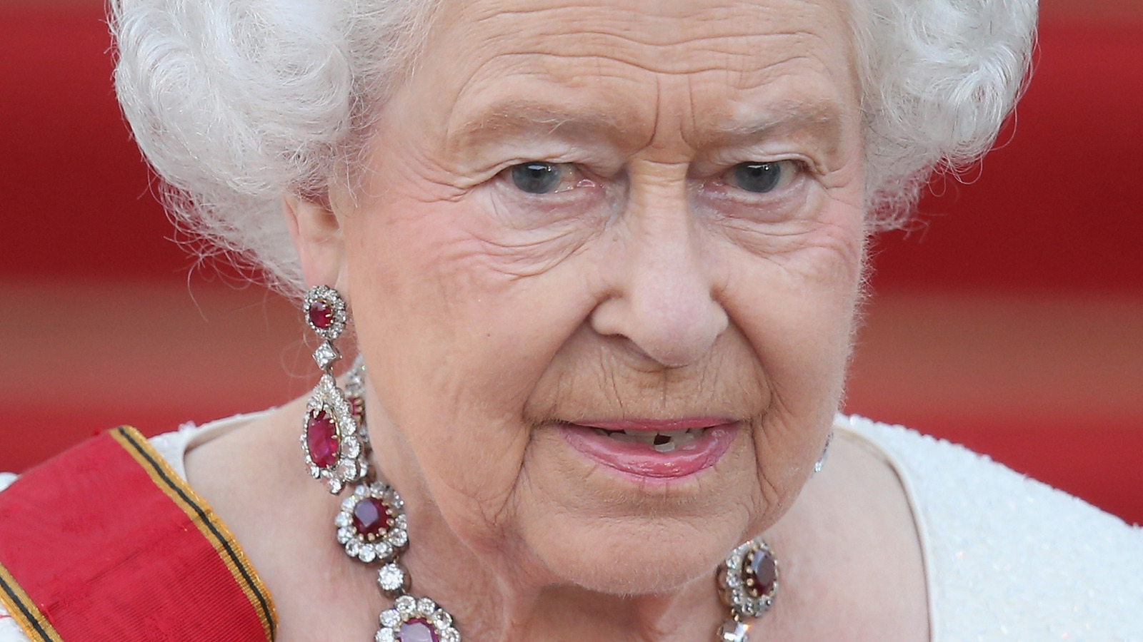 The Real Reason The Queen Rarely Cries In Public