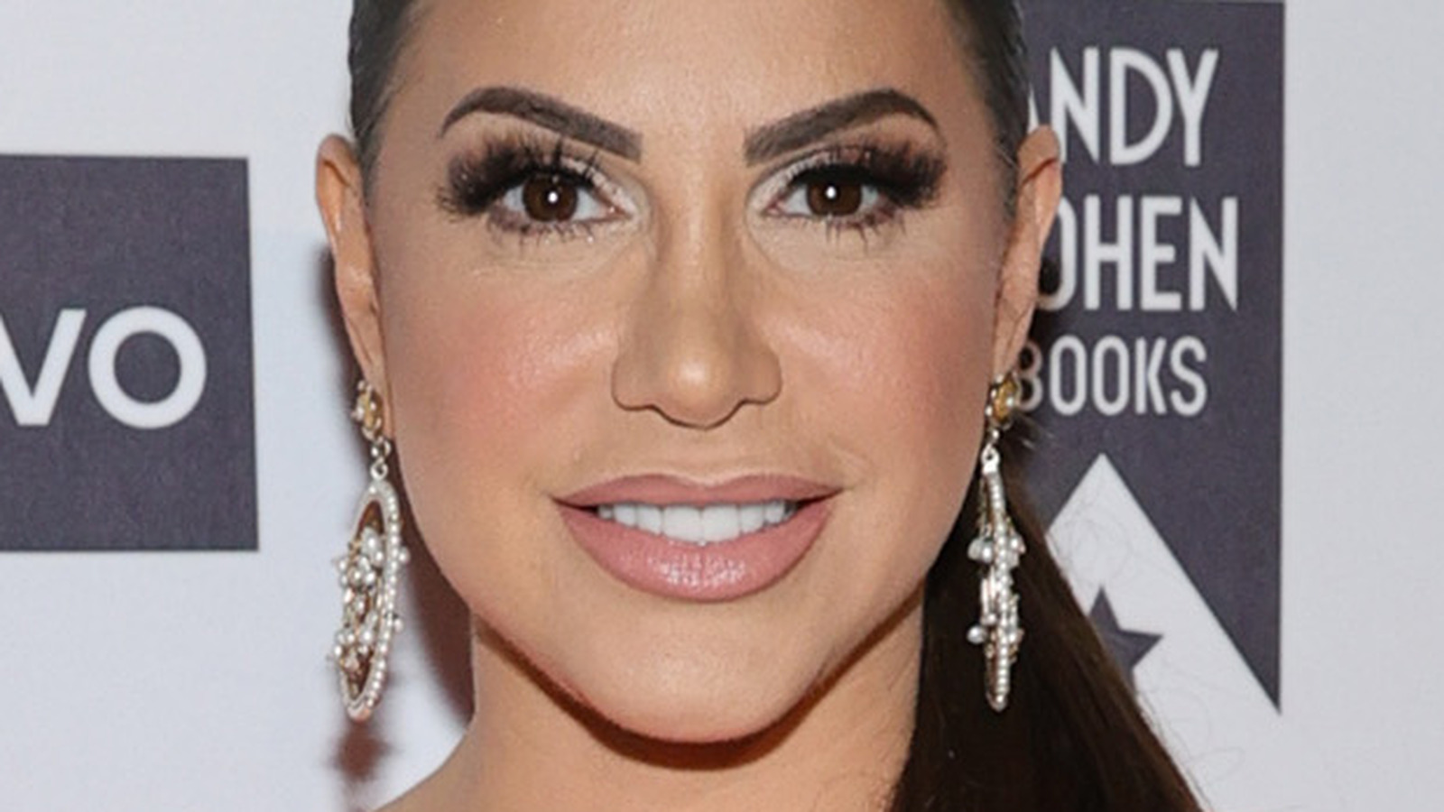 The Shady Side Of Jennifer Aydin