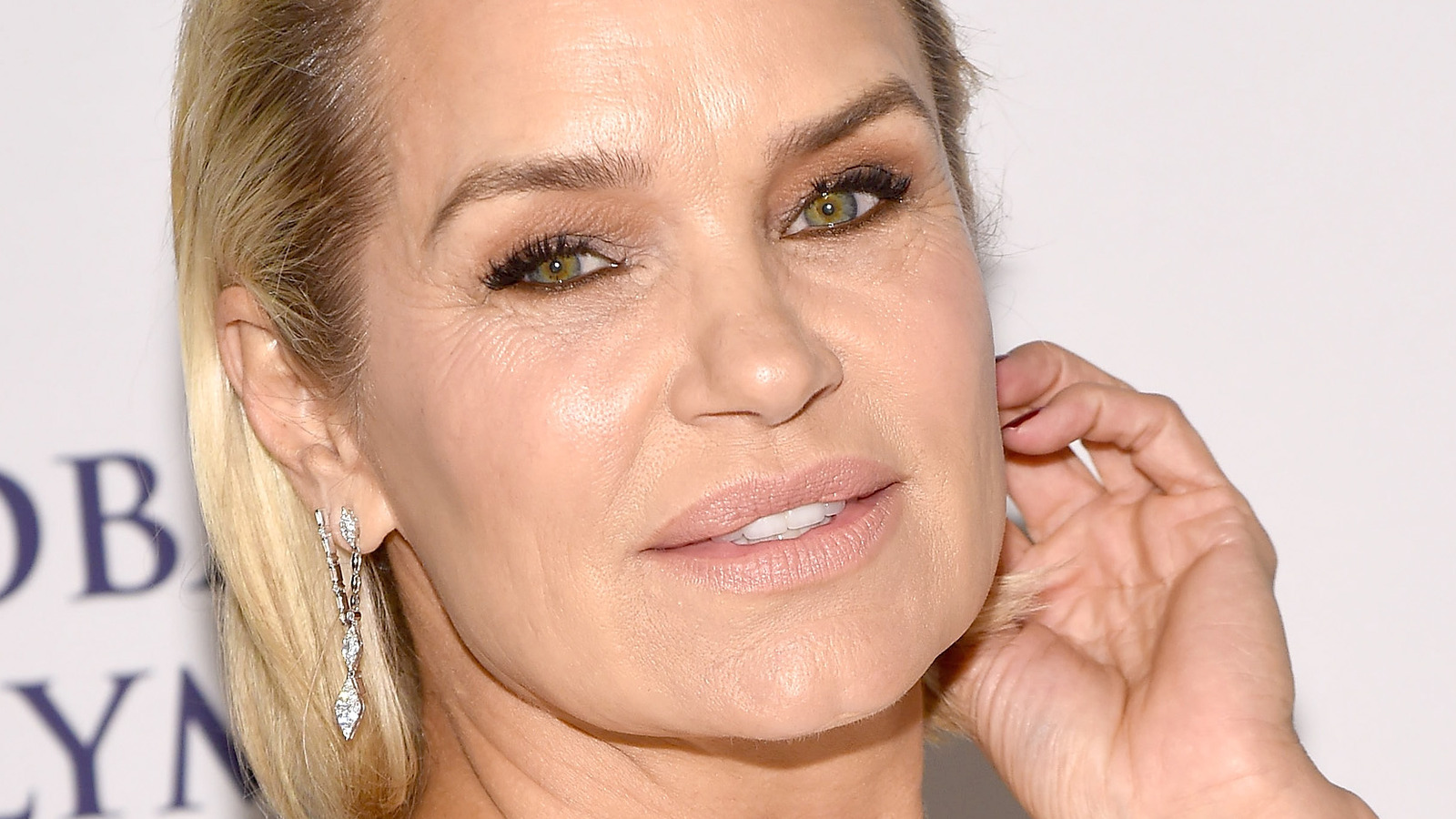 The Truth About Yolanda Hadid's Relationship With Her Daughters