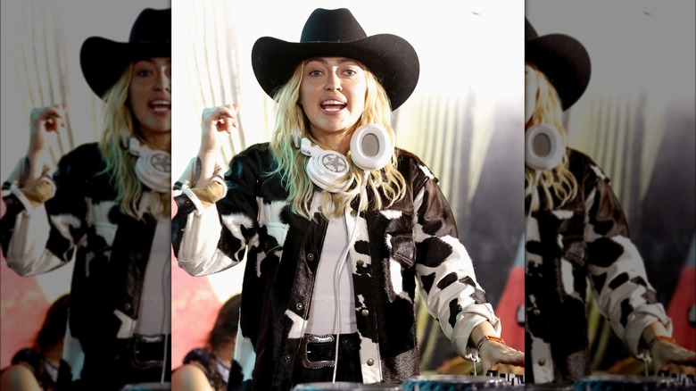 The Worst-Dressed Celebs At Stagecoach 2024 The Worst-Dressed Celebs At Stagecoach 2024