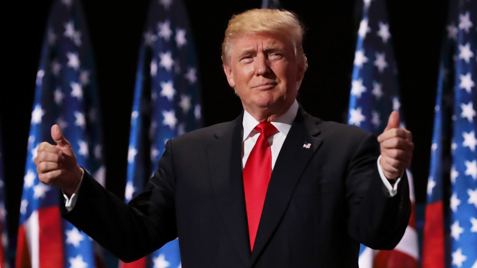 Trump Accidentally Confirms He's Obsessed With His Hair While Showing ...