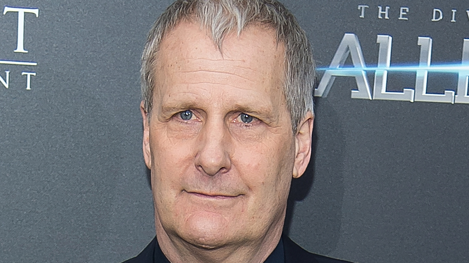 Twitter Can't Get Over Jeff Daniels' Golden Globes Appearance