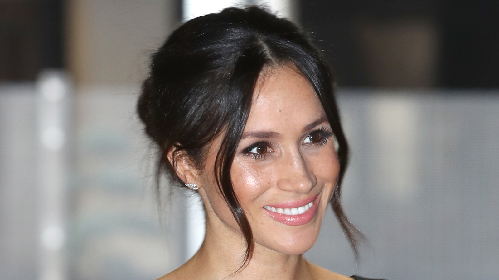We Now Know Why Meghan Markle Wears Shoes Two Sizes Too Big