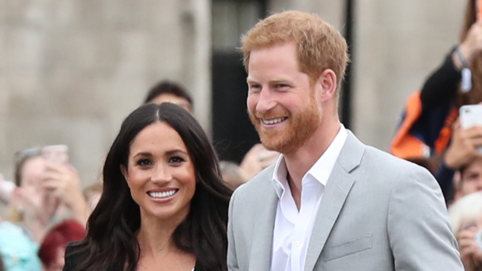 What The Emoji Prince Harry Texts To Meghan Markle Says About Their ...