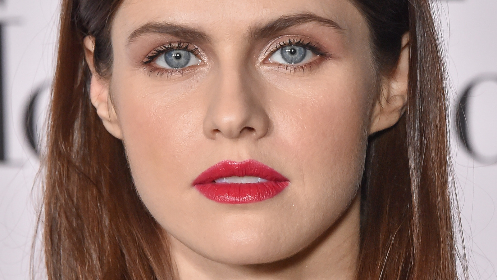 Alexandra Daddario Engagement Ring at John Mccloud blog