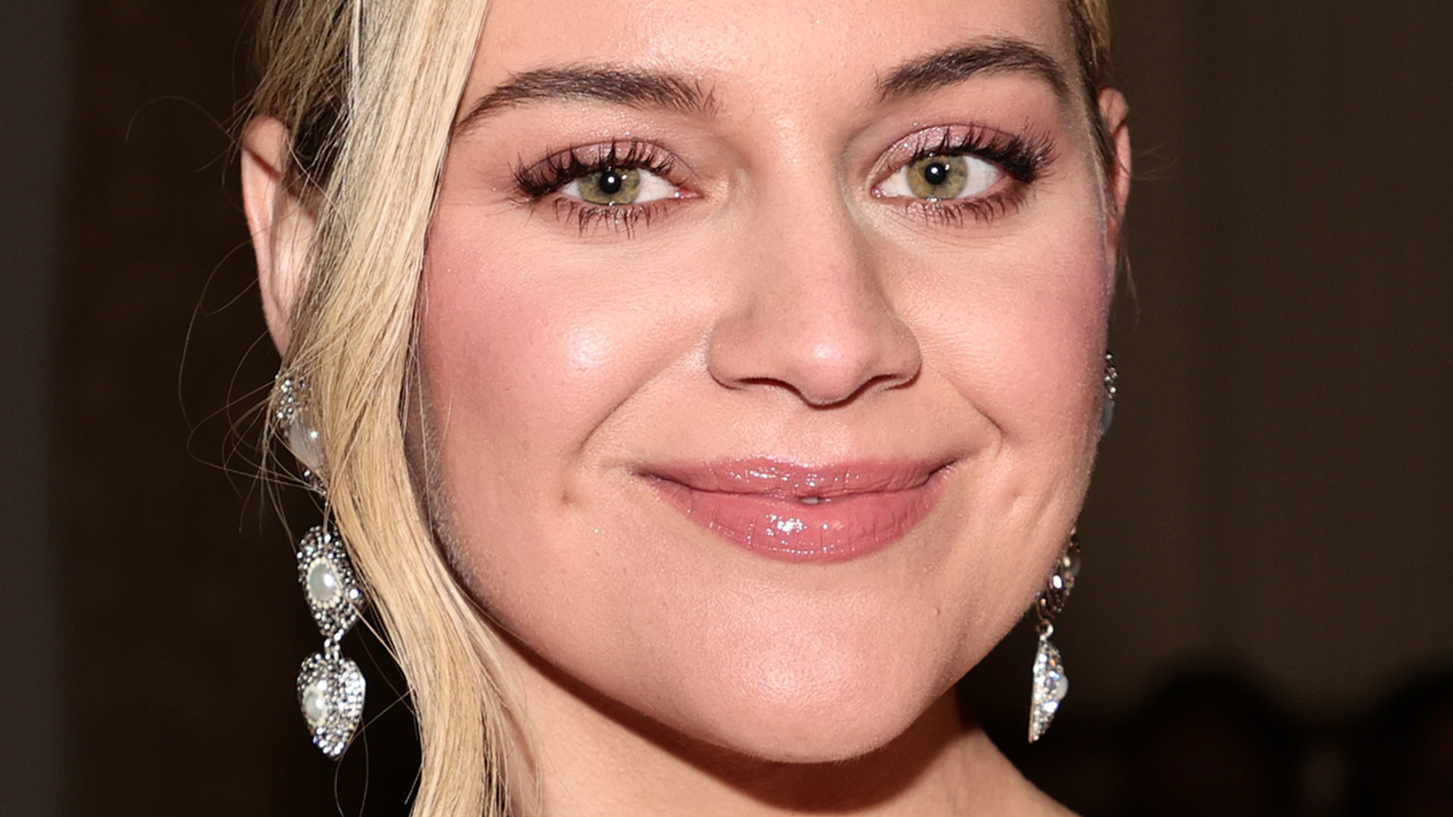 What's The Real Meaning Of Blindsided By Kelsea Ballerini? Here's What ...