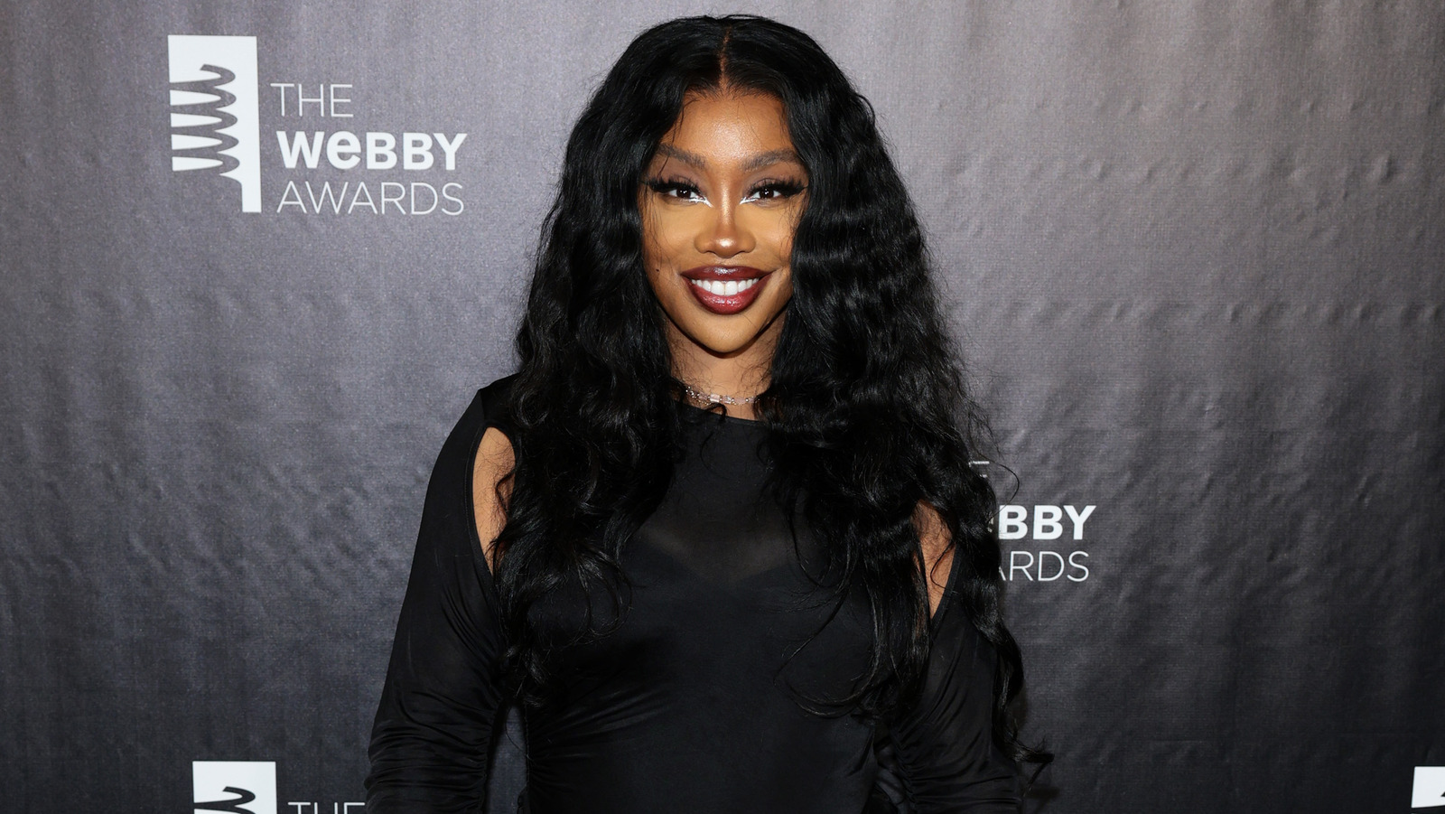 What's The Real Meaning Of Snooze By SZA? Here's What We Think