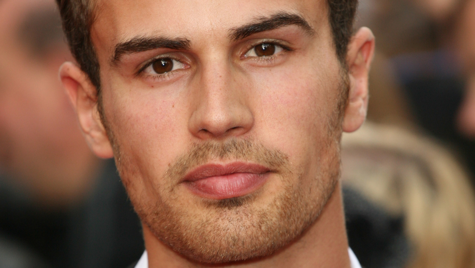 Why Theo James Isn't A Fan Of Social Media